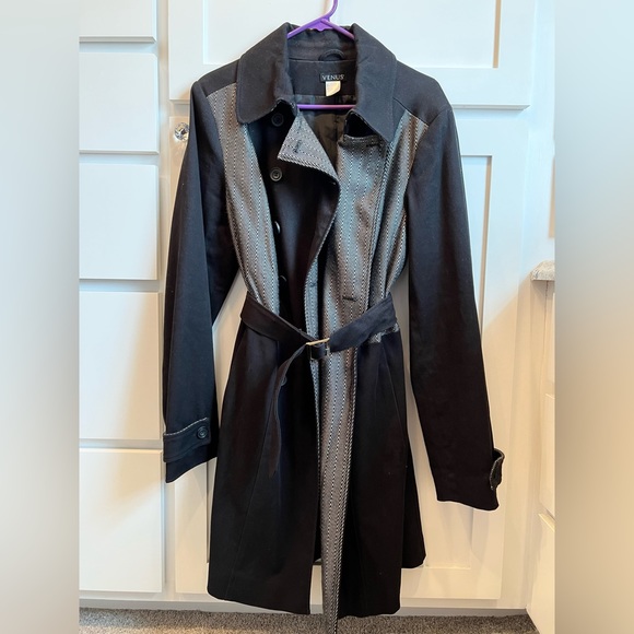 VENUS | Jackets & Coats | Venus Black And White Coat | Poshmark